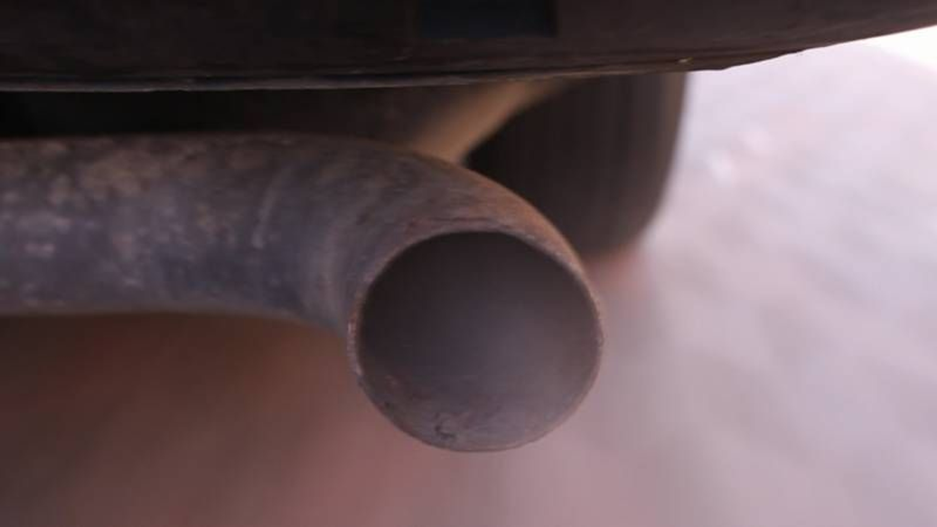 Bestelwagens vervuilen vier keer meer dan auto's - Zembla - BNNVARA